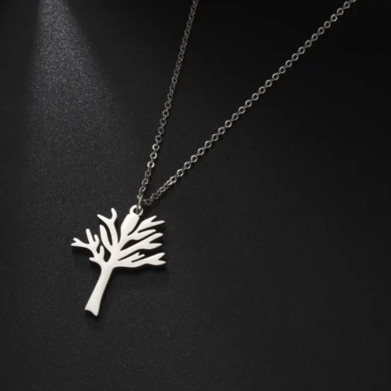 POISON TREE NECKLACE – artspace